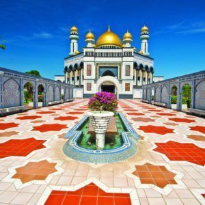 Sultan Omar Ali Saifuddien Mosque | Visit SOAS Mosque in Brunei ...